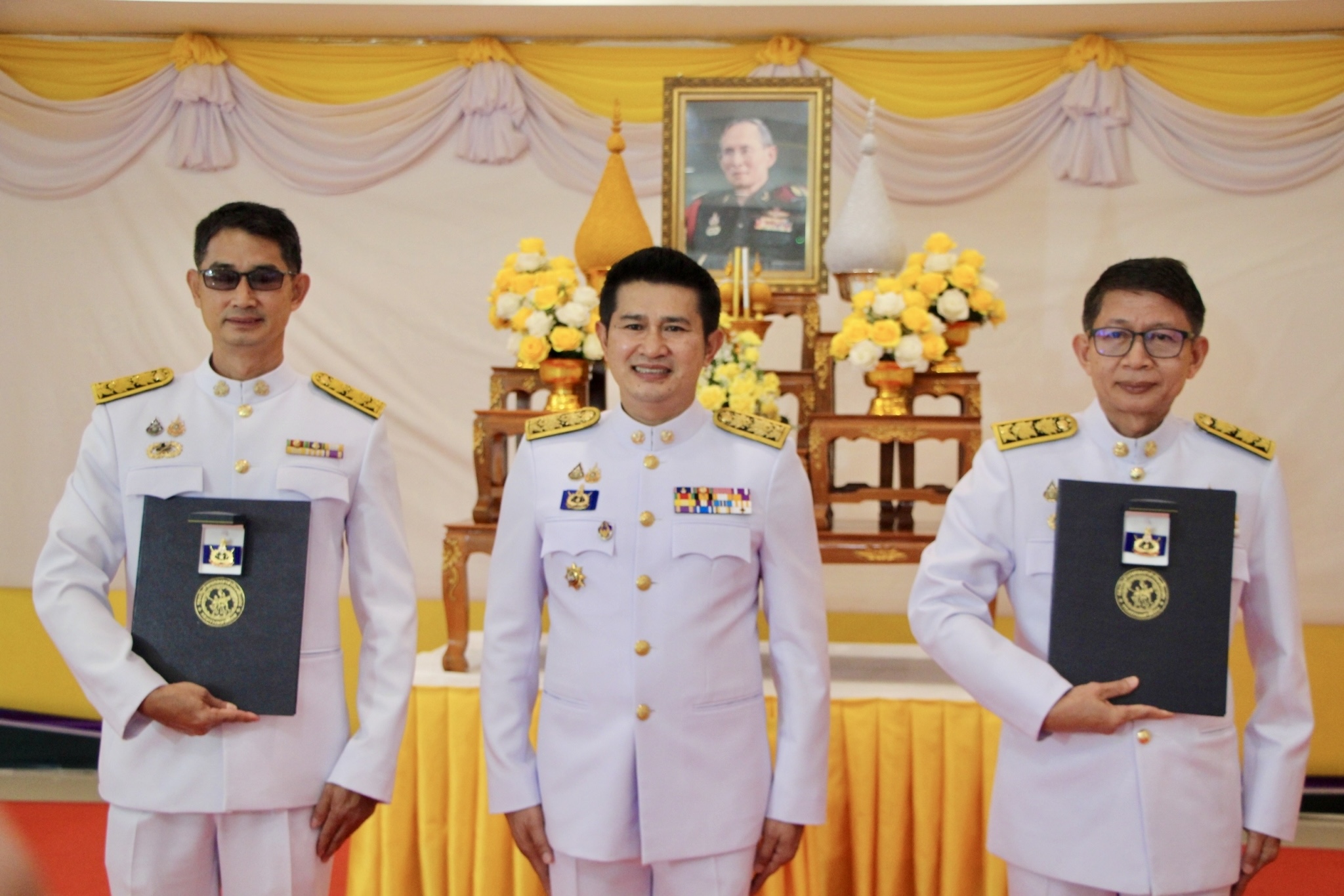 กองอาสารักษาดินแดนจังหวัดน่านจัดพิธีมอบเครื่องหมาย "รักษาดินแดนยิ่งชีพ ...